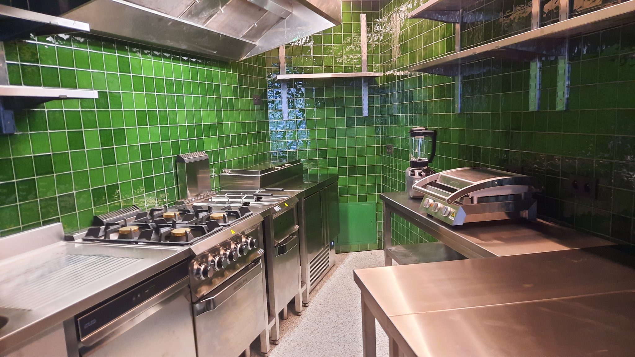 Vente de Matériel HORECA & mobilier inox pour cuisine de restaurant